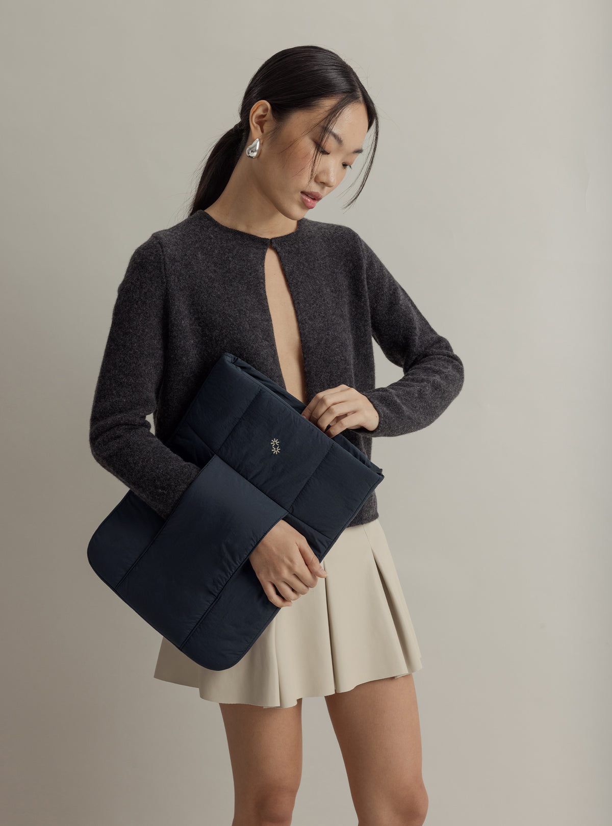 Laptop Pod 15" (Indigo) – The Paper Bunny